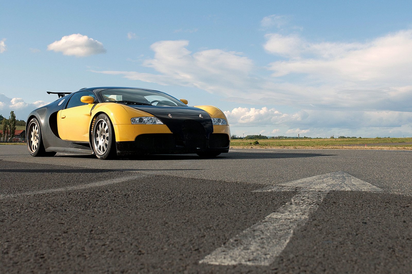 Bugatti Veyron: Inside the Making of the World’s First Hypercar – Signé ...